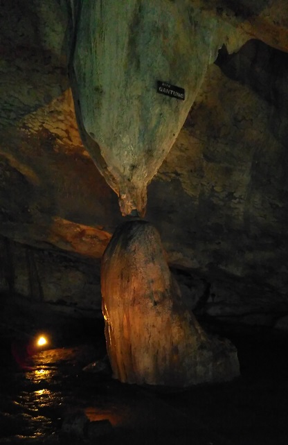 Bagaimana Rongga Besar di Guo Lowo Terbentuk? - Misbahus Surur - Nggalek.co